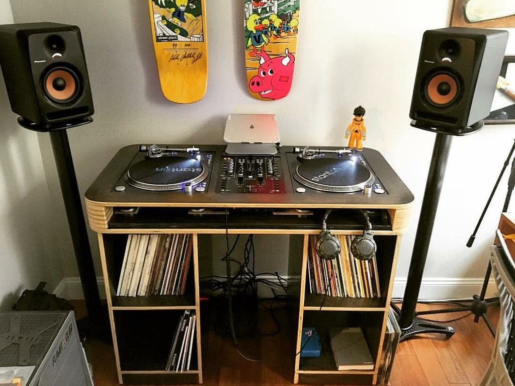 Custom DJ Table // DJ Desk // Producer Desk // – Pane Perso Woodcrafts